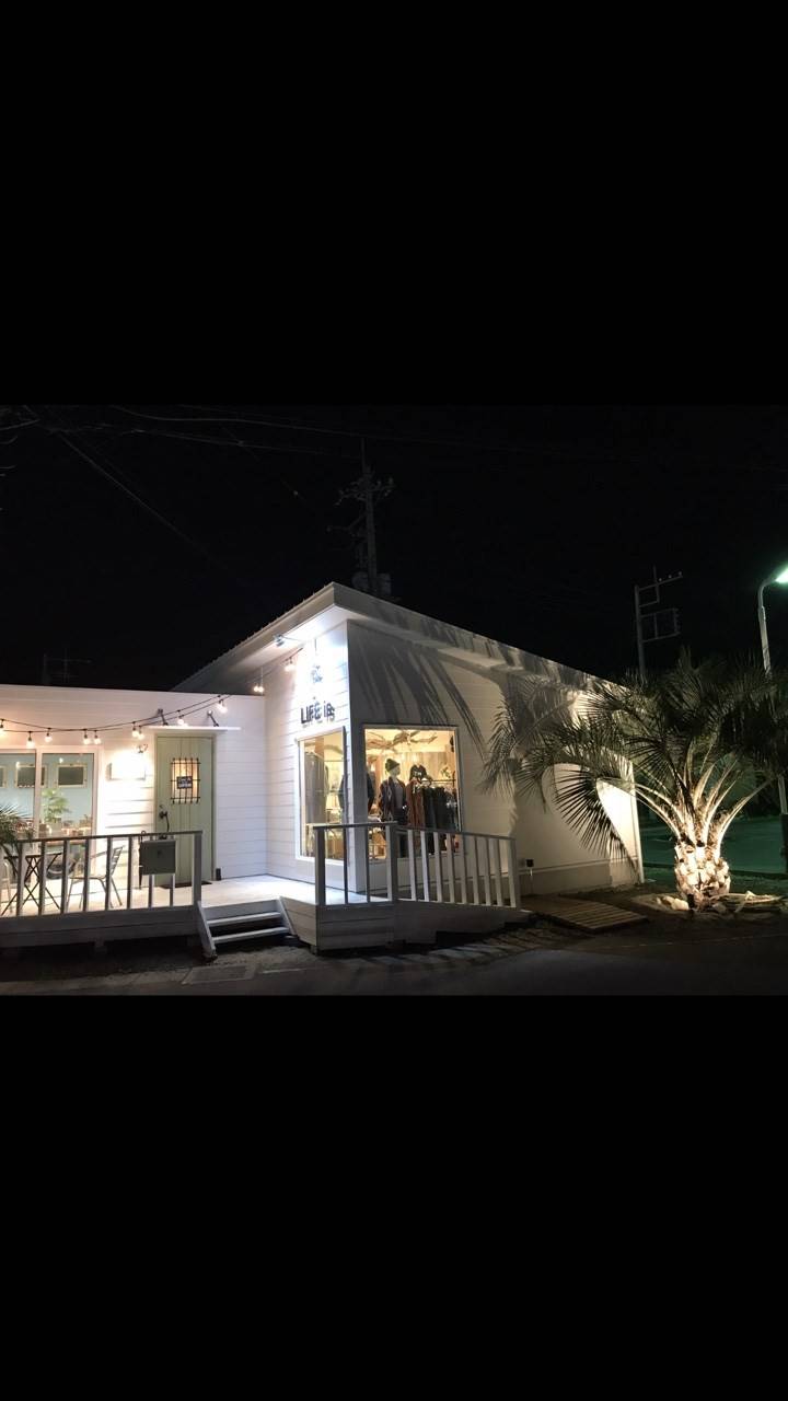 Mixed media feed | LIFE is | LINE Official Account